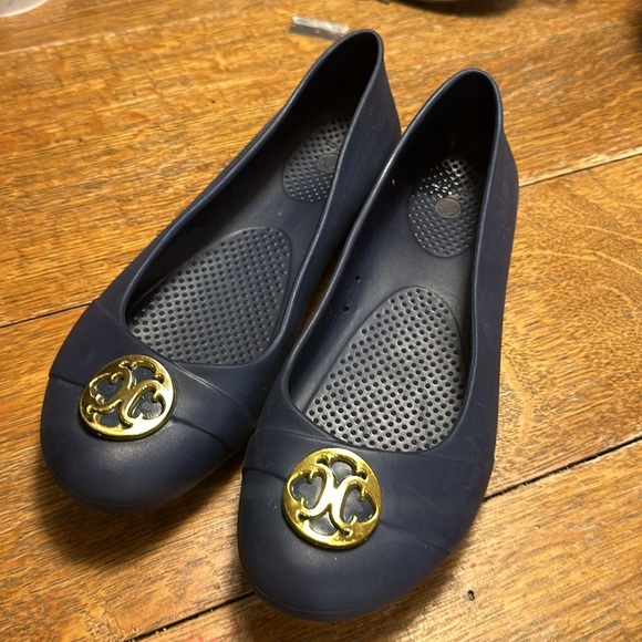 CROCS | Shoes | Crocs Gianna Disk Silver Medallion Blue Rubber Ballet ...